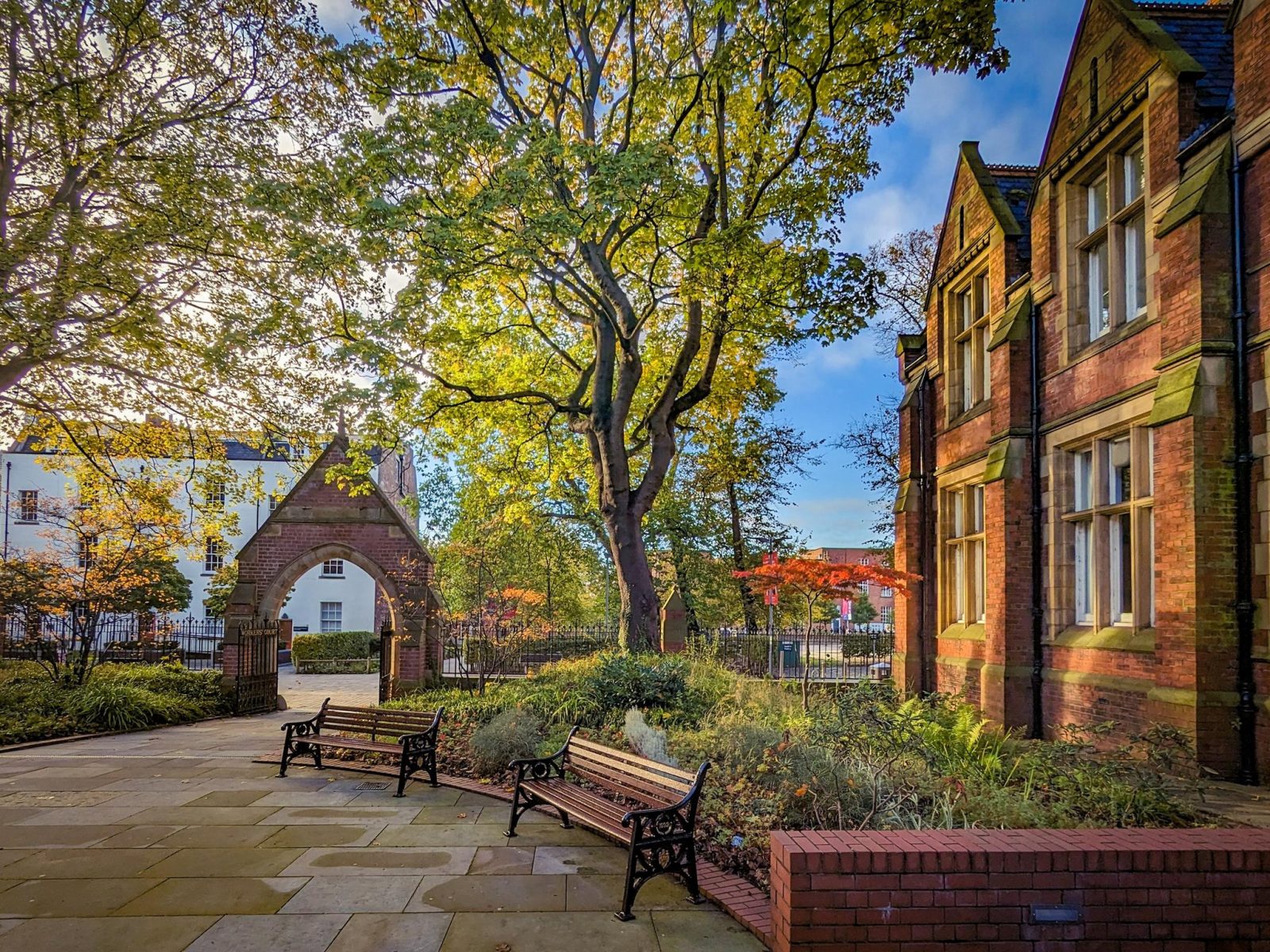 Leeds Marathon guide 2025 - start times, waves, route + more