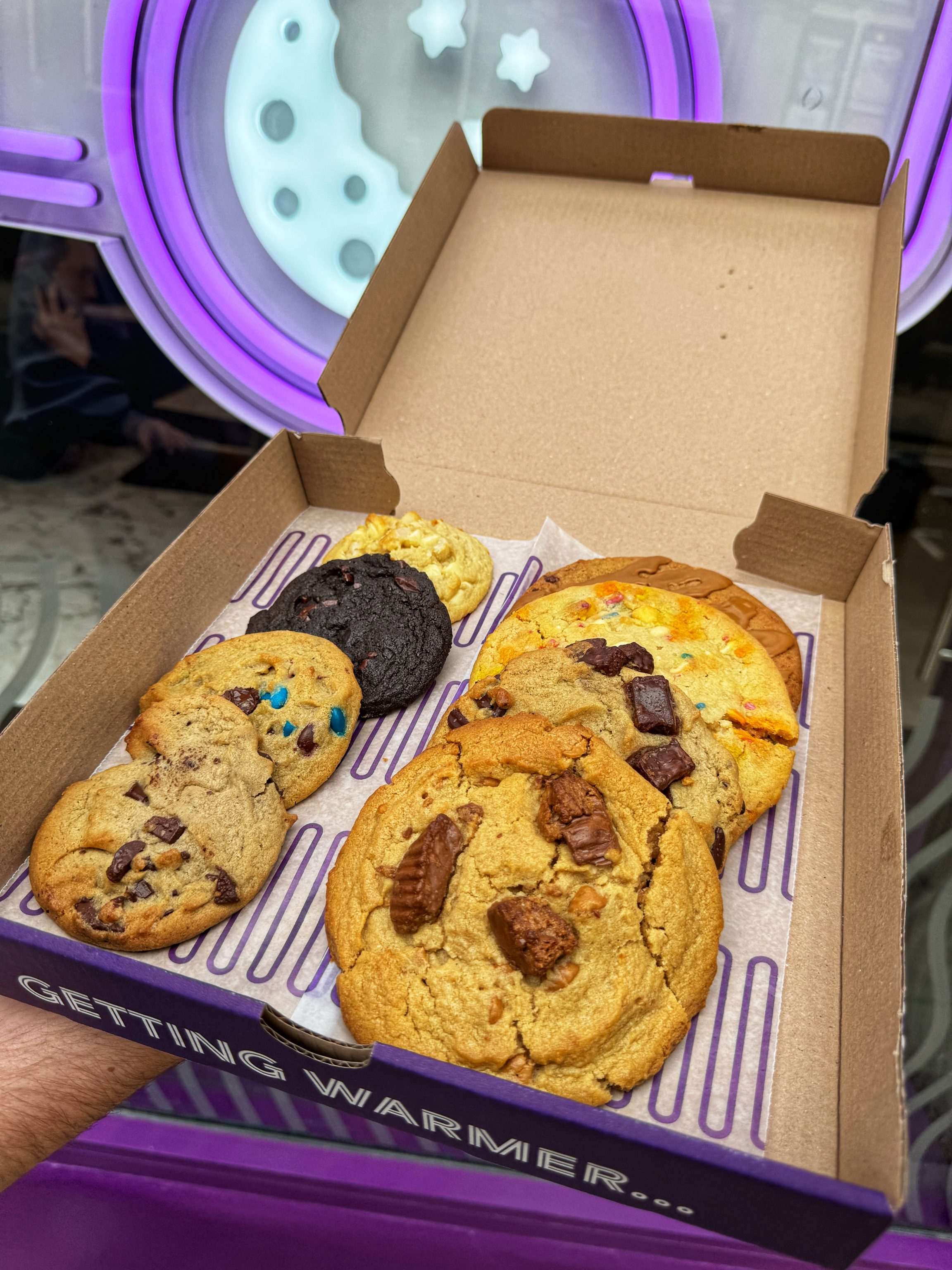 A cult American cookie chain that delivers until 3am is coming to Leeds ...