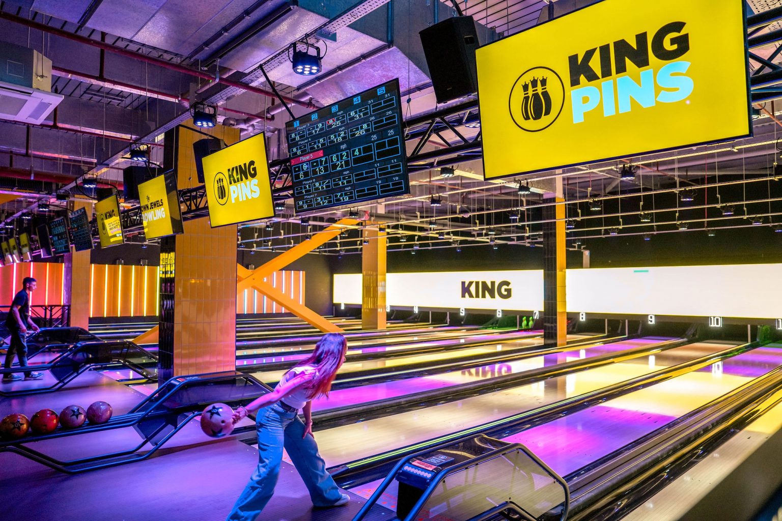 A fancy new bowling alley is opening in Leeds and they're offering FREE ...