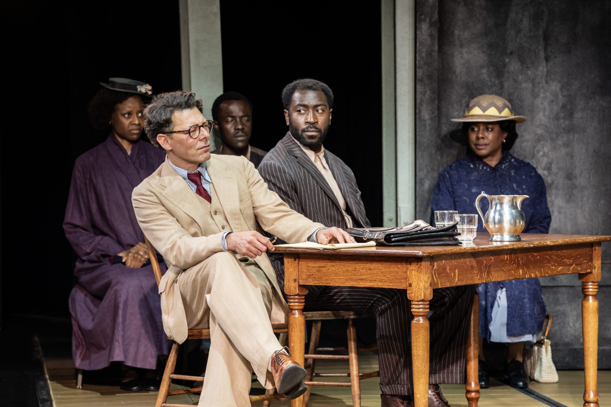 A Powerful Mirror to Society: To Kill a Mockingbird at Leeds Playhouse ...