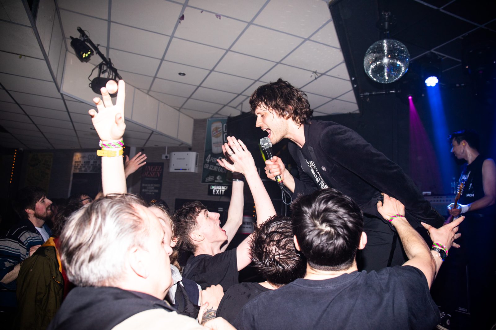 Gold Sounds: the indie day festival that uncovers artists like Phoebe ...